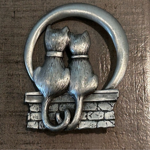Vintage | Jewelry | Vintage Jj Pewter Cat Pin Romantic Setting | Poshmark